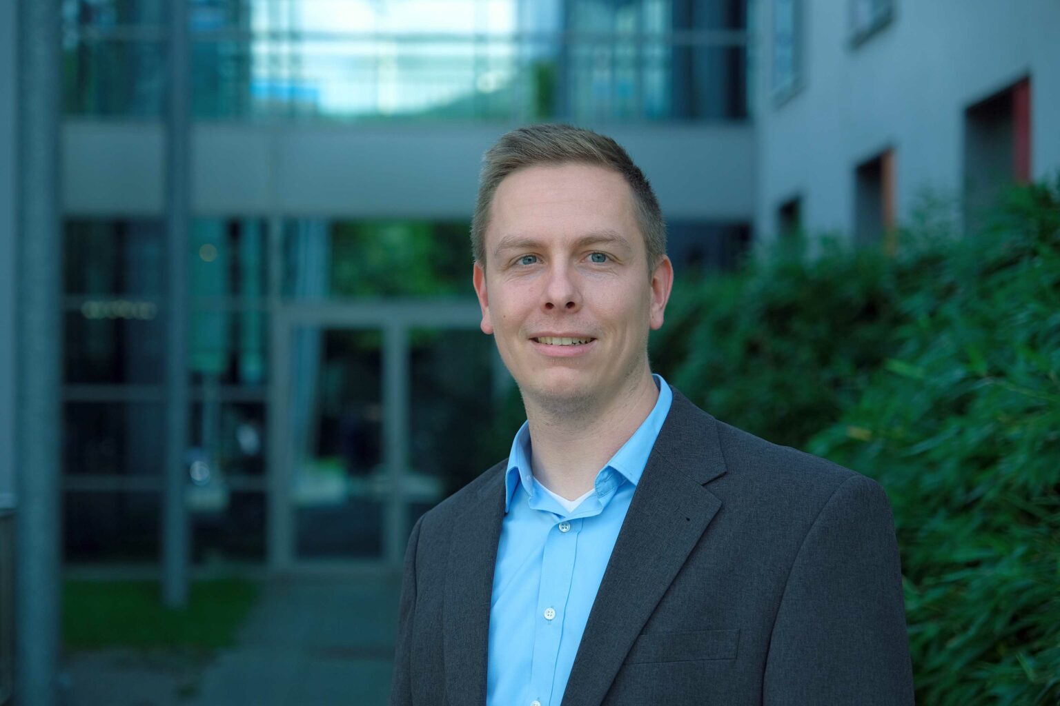 Preins Feld / Tim Radzanowski begrüßt Öffnung des Lehrschwimmbeckens ...